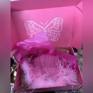 Madison Chamberlain | Accessories | Madison Chamberlain Pink Fluffy ...